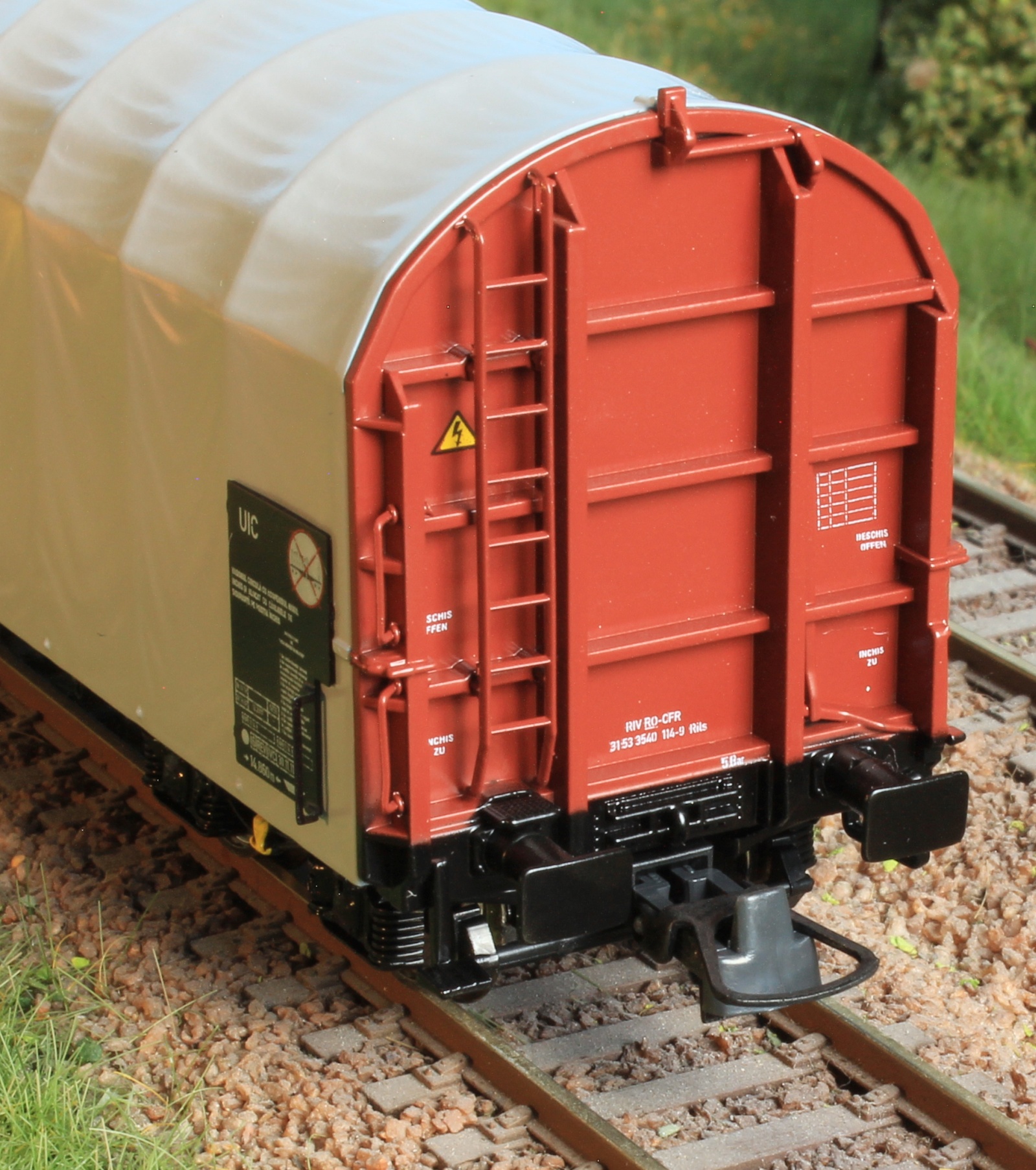 Sliding tarpaulin wagon, CFR, H0 scale (1:87)